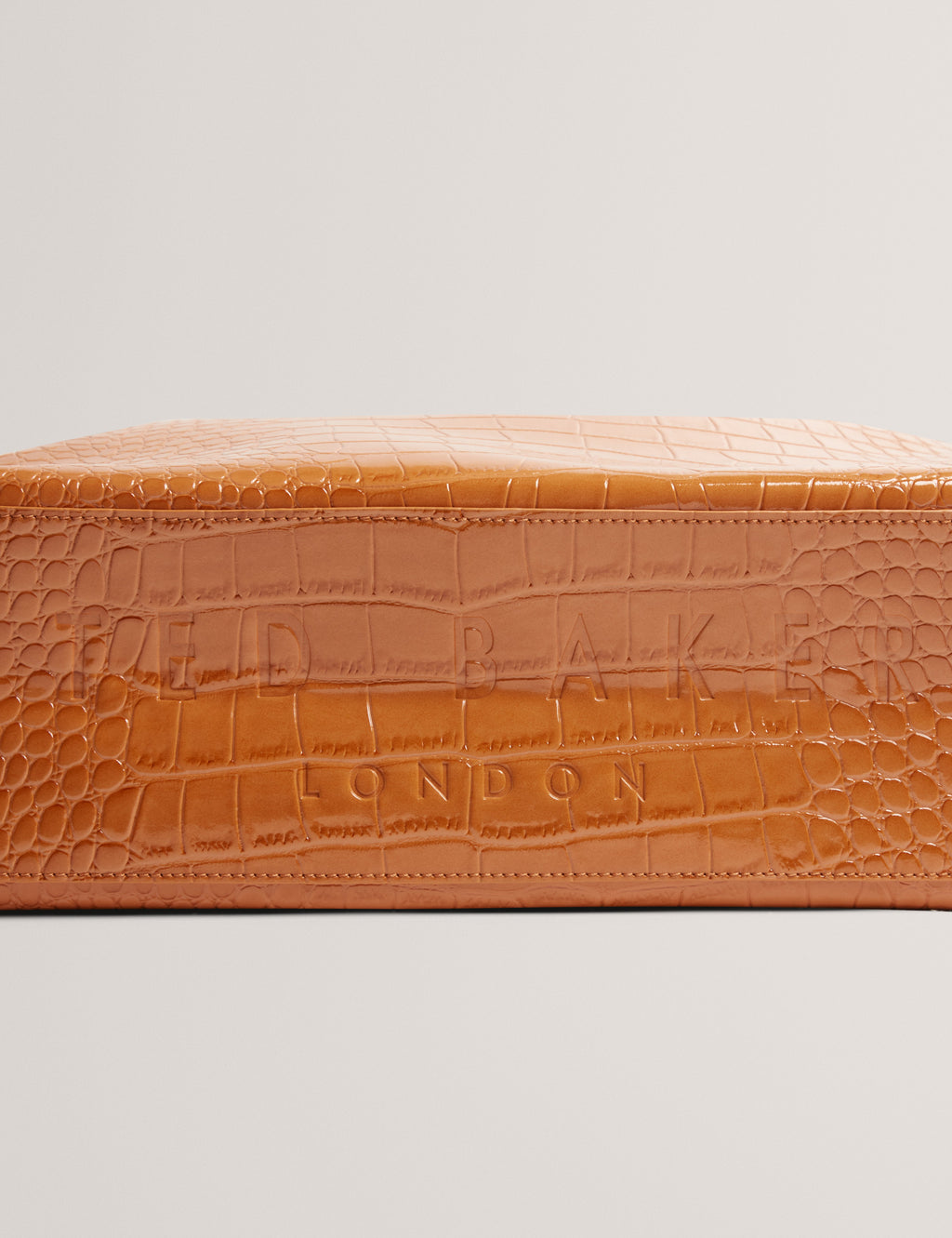 Welona Croc Effect Elongated Icon Bag Tan